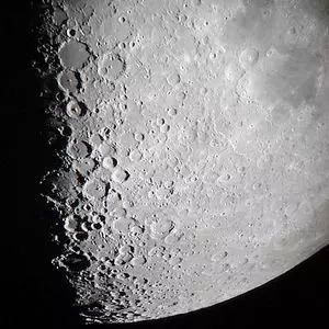 Foto nommer 1 - Die Chinese het die eerste skote van die maan van die satelliet