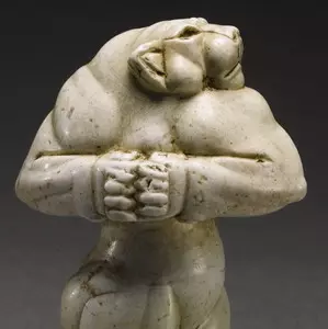 Foto №1 - Sotheby's colocou a estatueta de 5 mil anos para leilão