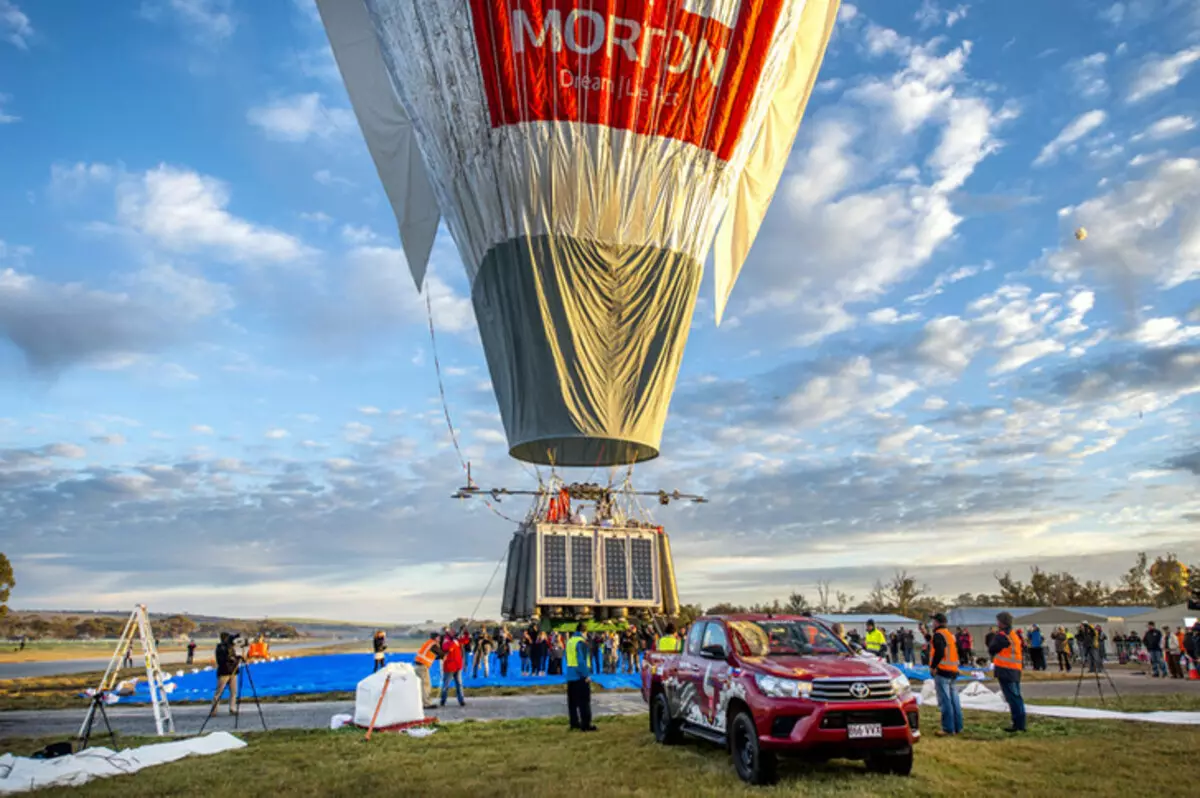 Fotografija №1 - po vsem svetu v 11 dneh: Fedor Konnyukhov je naredil okrogel World Tour v balonu