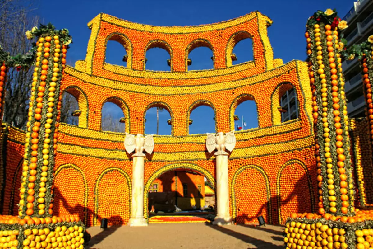 Foto Número 7 - Fruta Vakhanalia en la era de los carnavales