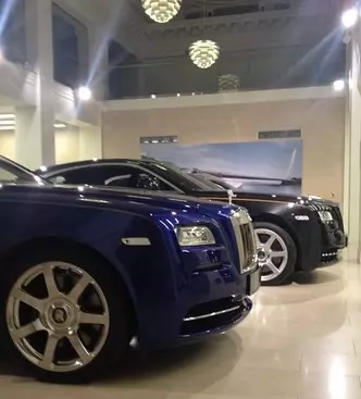 Litrato No. 10 - Mga kalainan sa klase: Amateur Test Drive Rolls-Royce Ghost