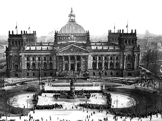 2. argazkia - Reichstag historiako hiru markoak