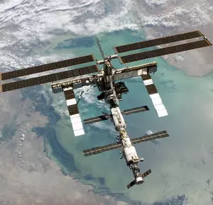 Foto №1 - ISS sărbătorește aniversarea