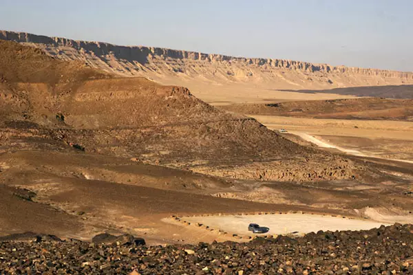 Photo №5 - Negev သဲကန္တာရရှိလမ်း၏နှစ်ဖက်စလုံးတွင်