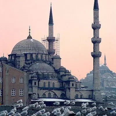 Fotó №1 - Isztambul burkolt párizsi