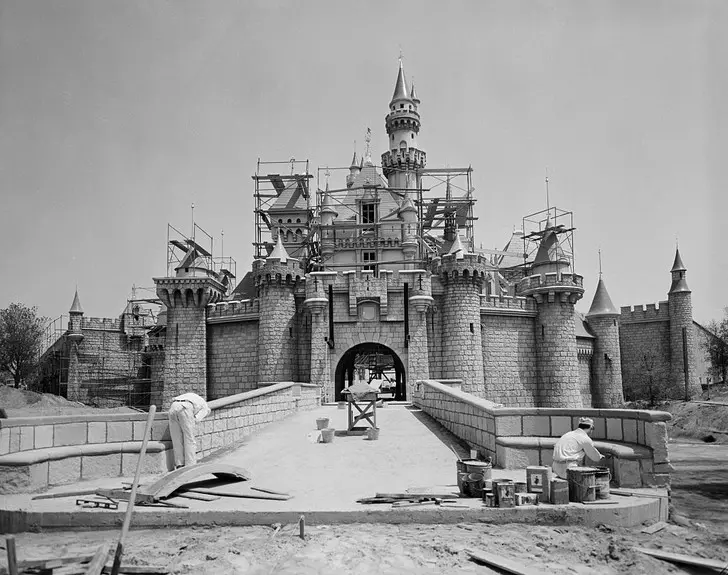 Fotografovanie №4 - oživená rozprávka: prvý disneyland - 65 rokov