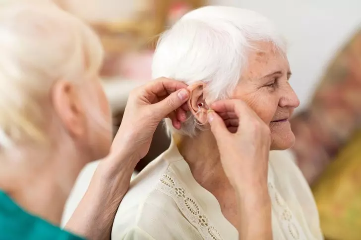 Φωτογραφία Αριθμός 1 - Ονομάστηκε την κύρια αιτία απώλειας ακοής που σχετίζεται με την ηλικία