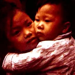 Foto №1 - i Kina straffas för onödiga barn