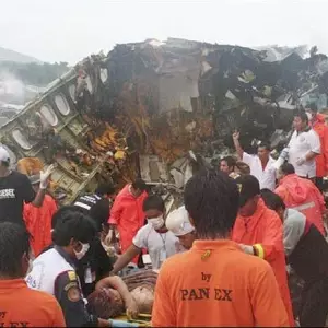 Foto №1 - 91 orang menjadi korban kecelakaan pesawat di Thailand