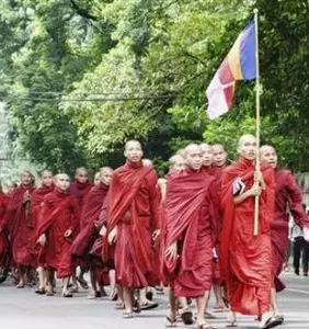 Foto número 1 - Os monges budistas serão um boicote ao governo de Myanmar