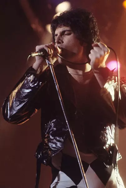 Fotó: №1 - A tudósok magyarázta Freddie Mercury hangjának egyediségét