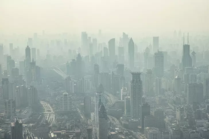 Foto №1 - Wie: 80% inwoners van de steden van de aarde ademen