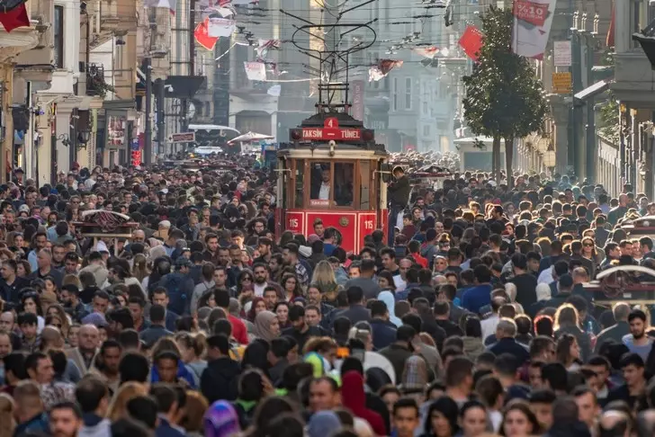 Ffotograff rhif 5 - Dau glor - un ddinas: Dewiswch eich Istanbul