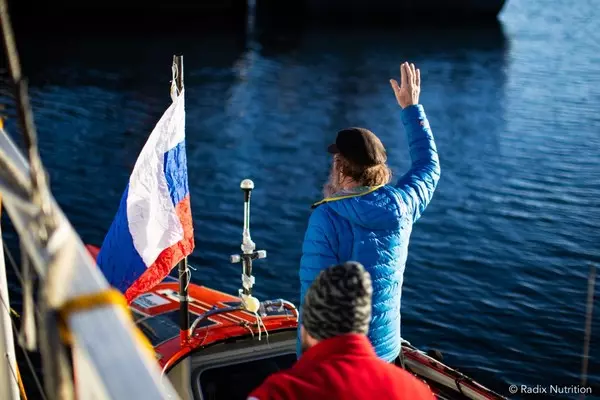 Fedor Konyukhov först i världen svullen Stilla havet på en juniorbåt 47615_4