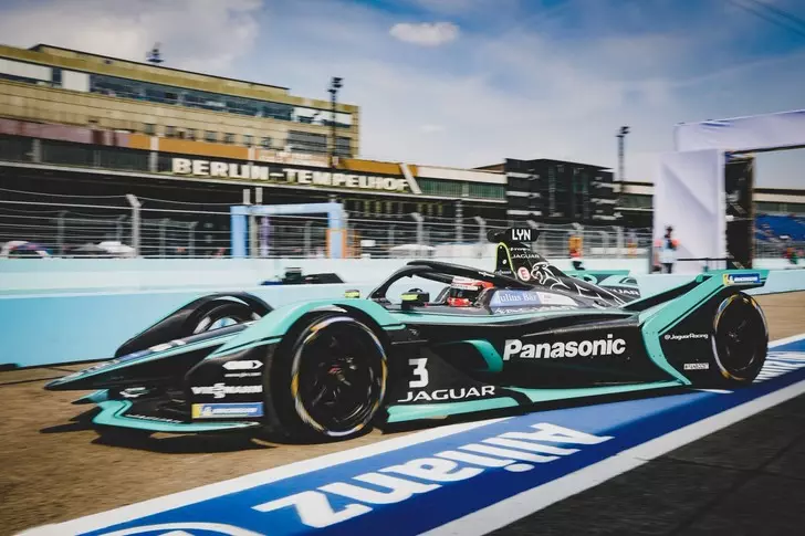 Nọmba foto 7 - Nchekwa Ọdịnihu nke Ọdịnihu: na-eleta Jaguar Racing na Usoro E