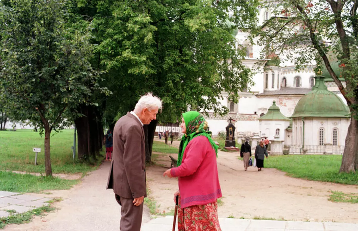 Foto №1 - Come molti pensionati russi vanno a giro