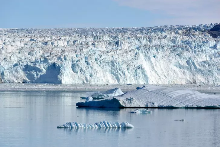 Litrato Numero 1 - Gitagna sa mga siyentista ang pagkawagtang sa Greenland Glacier