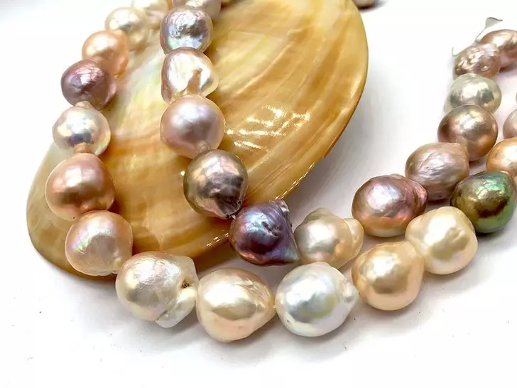 Ofbylding №2 - Natural Motifs yn Design: Pearl and Pearls
