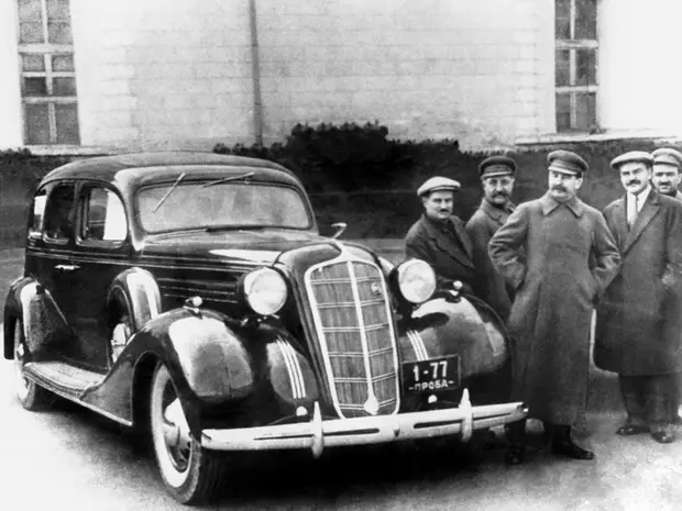 عکس شماره 3 - به حسادت سرمایه داران: 5 اتومبیل های شوروی لوکس ترین