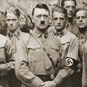 Fotoğraf Numarası 1 - Hitler, Almanya'dan kovuldu