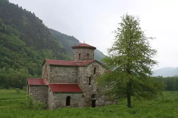 Foto číslo 3 - Minerálne ramená kaukazských vôd