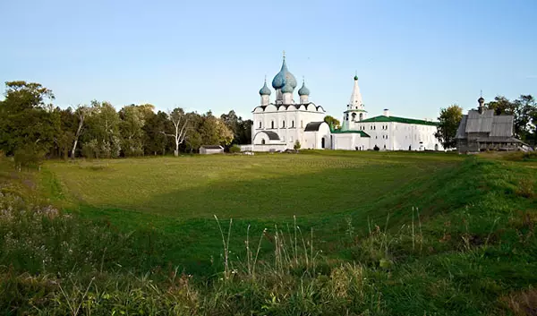 Zemes ceļš Suzdalas klostera