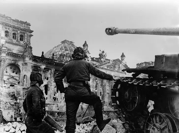 Imaginea №1 - Arhiva: Ultimul ceas Reichstag