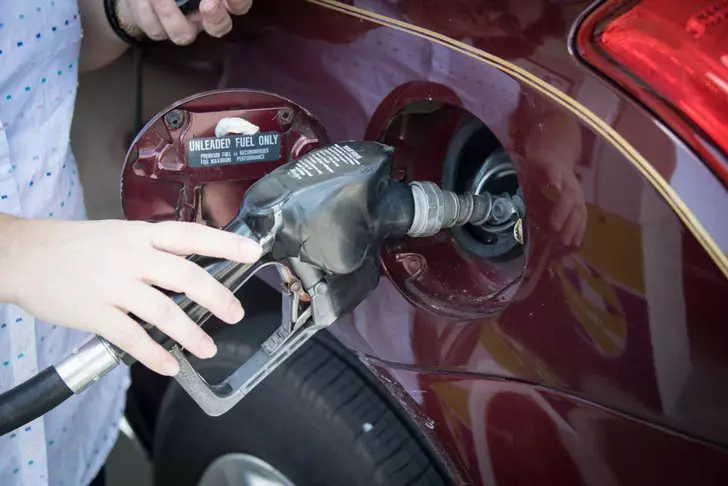 Foto número 1 - De frascos farmacêuticos ao posto de gasolina moderno: a evolução do combustível automotivo