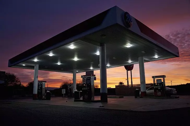 Foto número 3 - a partir de frascos farmacéuticos a la estación de servicio moderna: la evolución del combustible automotriz