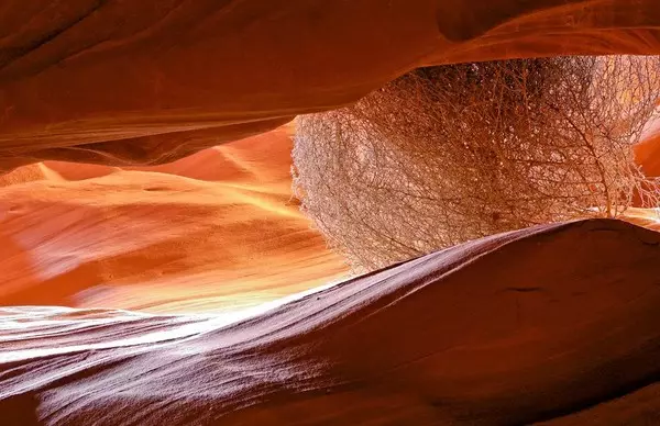 Entretenimento deserto: 5 lugares desabitados onde areia, água e vento criaram maravilhas 8054_5