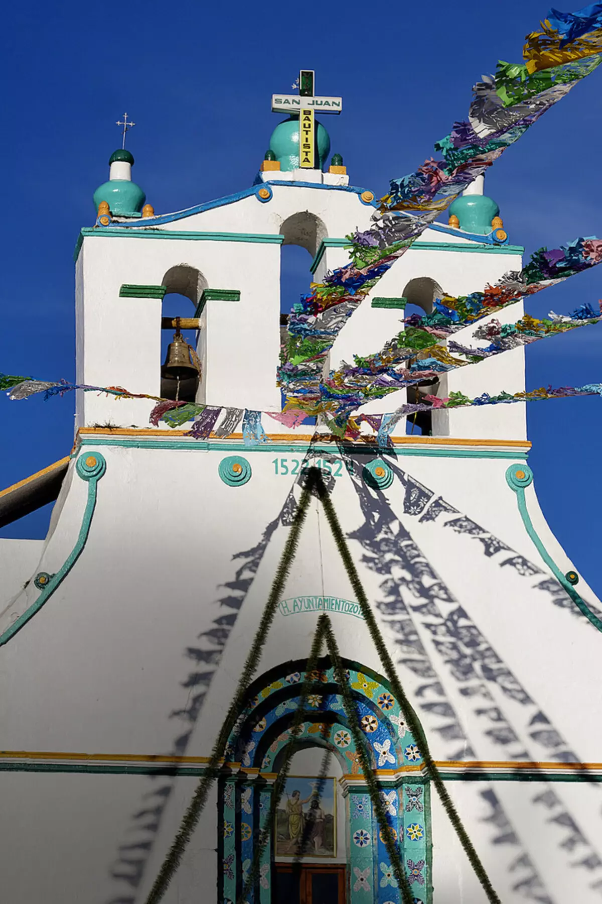 Рәсем №12 - Чиапада яңа дөнья: Мексикадагы революцион салаш итүчеләр тормышы