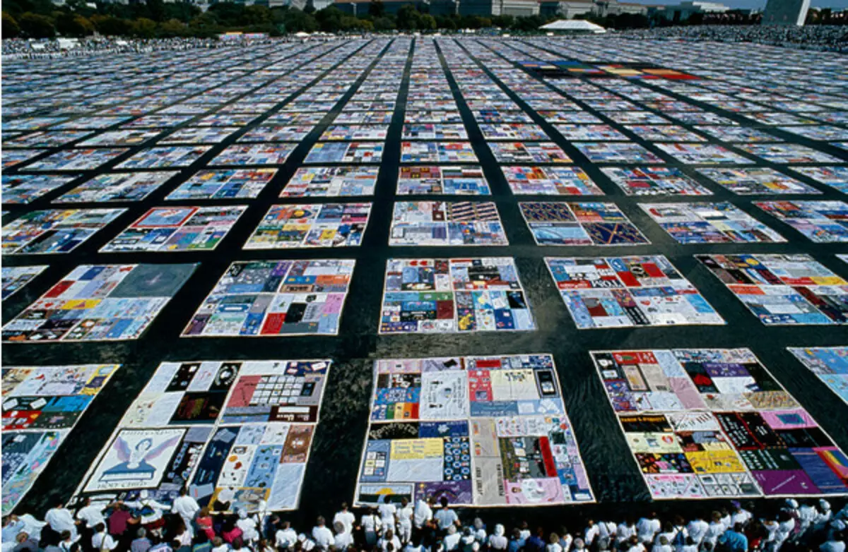 Gallery: Sida loo yaqaan 'patchwork' ee loo yaqaan 'patchwork' ee xusuusta loo yaqaan 'dhibanayaasha AIDS' 8513_7