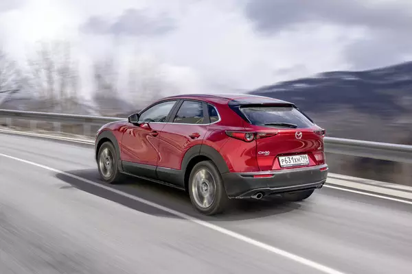 Teko ea Teko: Mazda CX-30 e le mohlala oa mohlala le tatso 8549_3