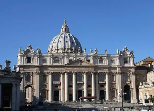 Little Pompey sa loob ng Vatican