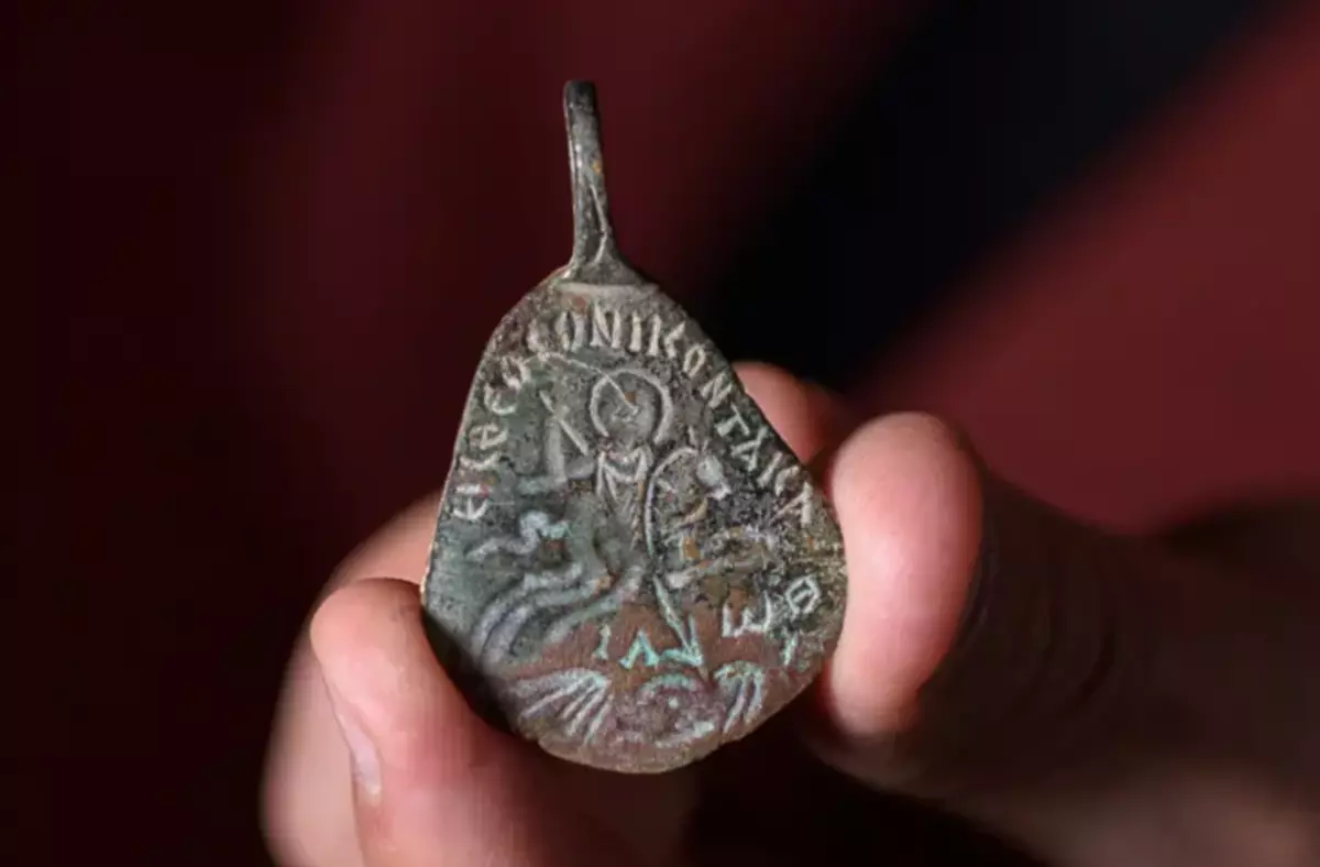 In Israele trovò un antico amuleto dal malocchio