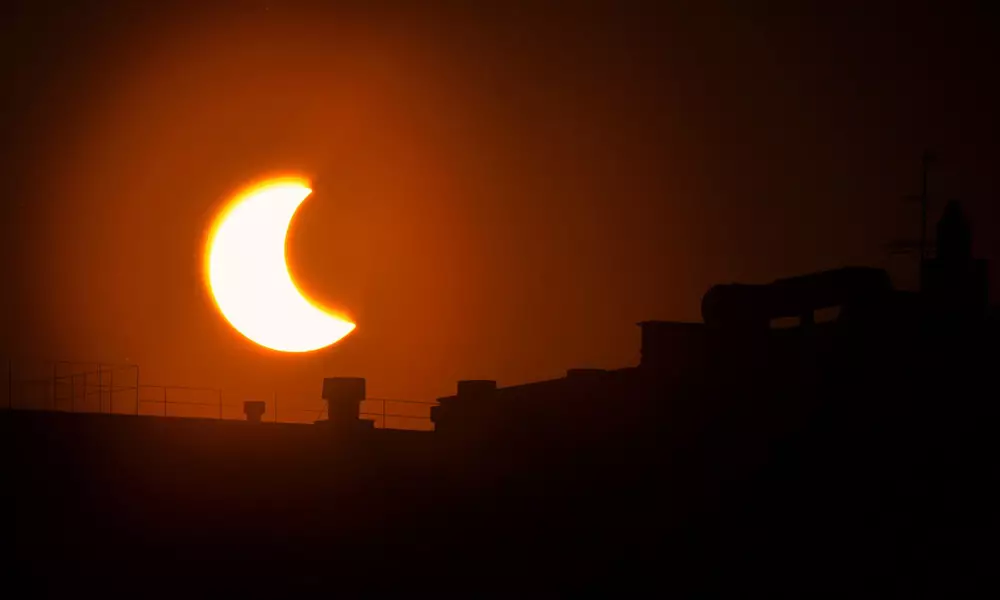 Oroszország lakói megfigyelték egy gyűrű alakú napfogyatkozást