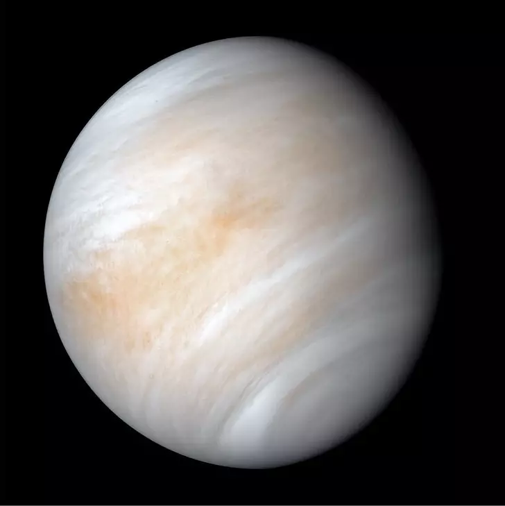 Фото №1 - Дослідження венеріанській атмосфери ставить під сумнів можливість існування в ній життя