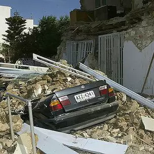 照片№1 - 在希腊，地震